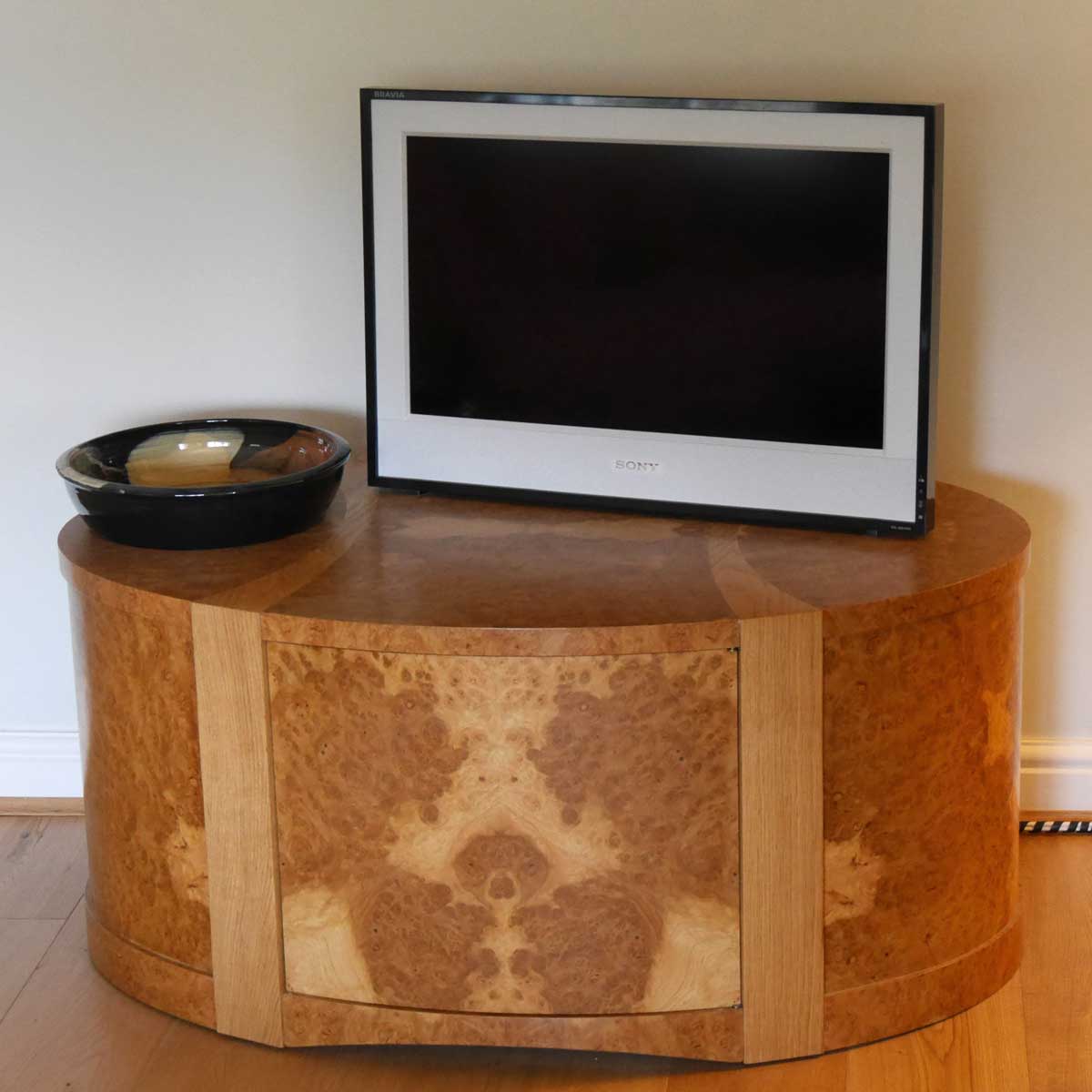 Designing and Making Curved Furniture - Dovetailors