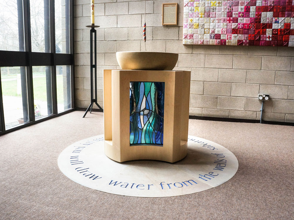 Bespoke Church font support in maple - Dovetailors